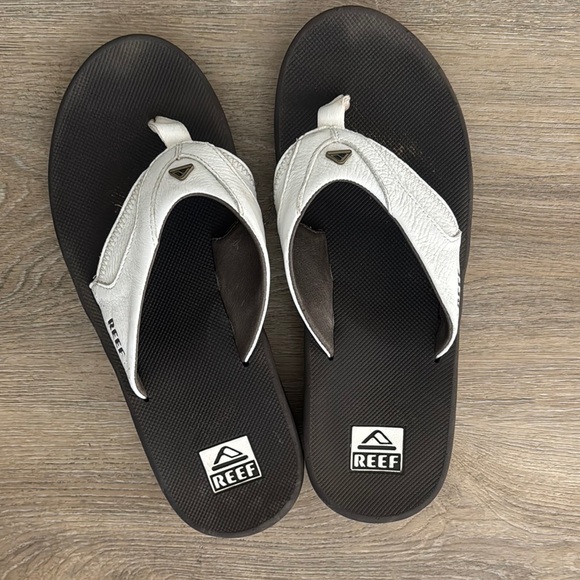 Reef | Shoes | Reef Golf Black And White Flipflops Casual Beach Sandals ...